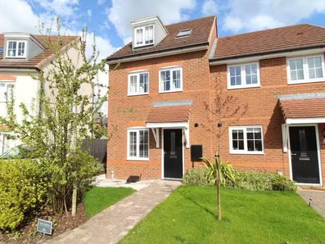New 2 BA 4 bedroom semi detached house for rent in Orchid Gree.