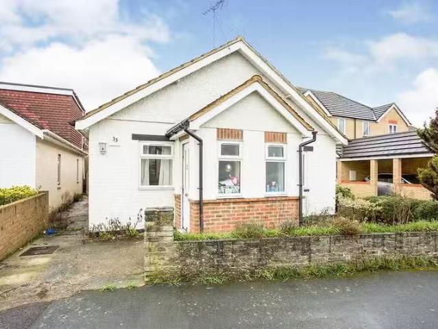 New 2 BA 5 bedroom Detached Bungalow to rent, Clarence Street.