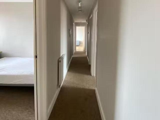 For Rent! 2 BA 5 bedroom flat for rent in Little Paul Street.