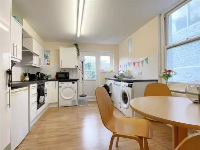 Charming 2 BA 5 bedroom house for rent in Upper Abbey Road S.
