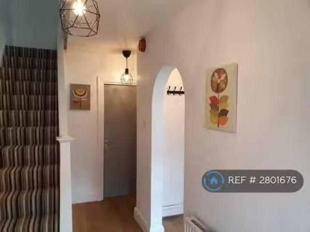 Charming 2 BA 5 bedroom terraced house for rent in Northville.