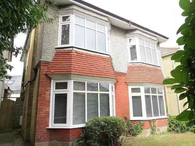 Charming 2 BA 6 bedroom house for rent in 6 bedroom Detached H.