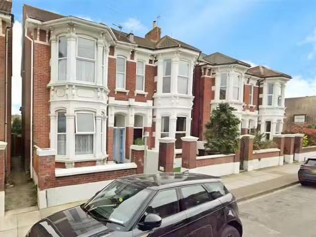 Nice 2 BA 6 bedroom House to rent, Taswell Road, Southsea, PO5.