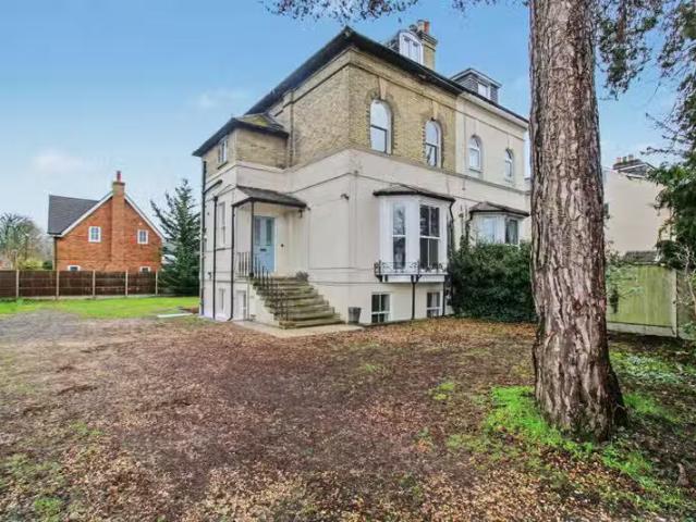 New 2 BA 6 bedroom semi detached house for rent in Alexandra R.