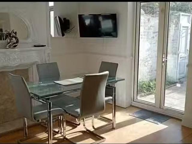 For Rent! 2 BA 6 bedroom semi detached house for rent in Boule.
