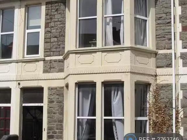Charming 2 BA 6 bedroom terraced house for rent in Seymour Ave.