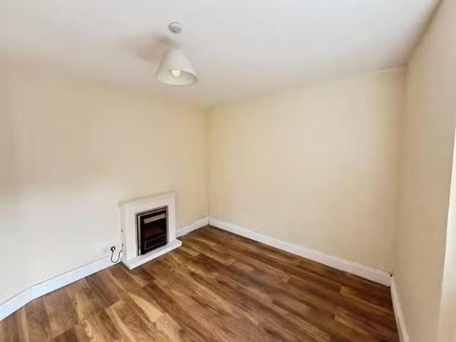 Cheap 2 BA 7 bedroom flat for rent in Westwood Lane, Sidcup, K.