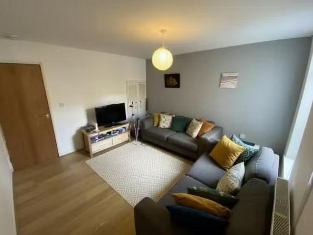 Cozy 2 BA 1 bedroom house for rent in Dawlish Road House Sha.