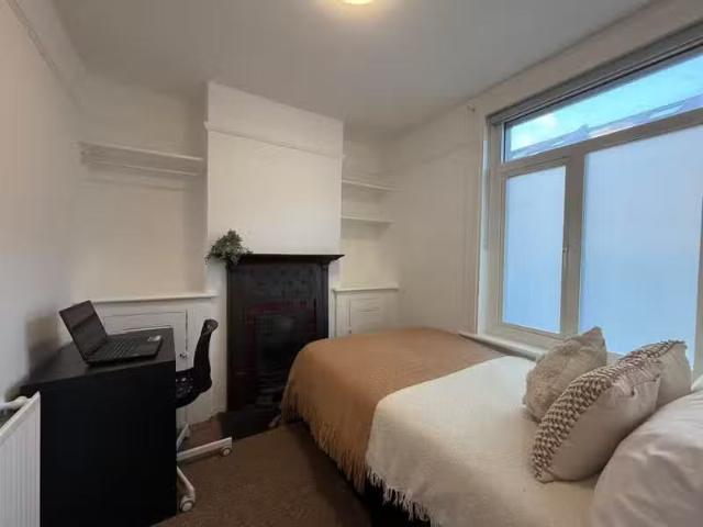 Unique 2 BA 1 bedroom house share for rent in Ewart Street, Br.
