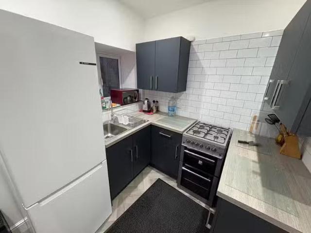 Cheap 2 BA 1 bedroom house share for rent in Main Street, Barr.