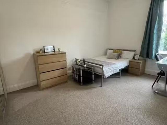 Deal! 2 BA 1 bedroom house share for rent in Saughall Road, Ch.