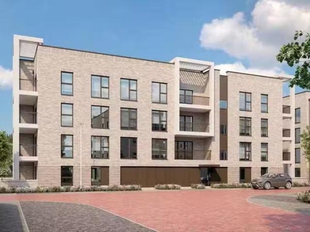 Nice 2 BA 2 bedroom apartment for rent in Bearsden Avenue, Cam.