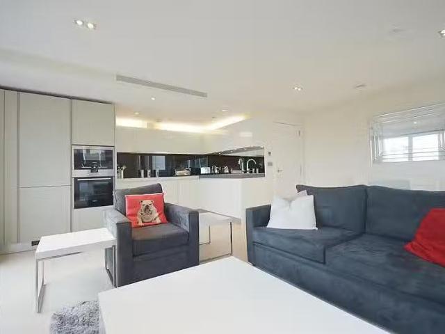 For Rent! 2 BA 2 bedroom apartment for rent in Bezier Apartmen.