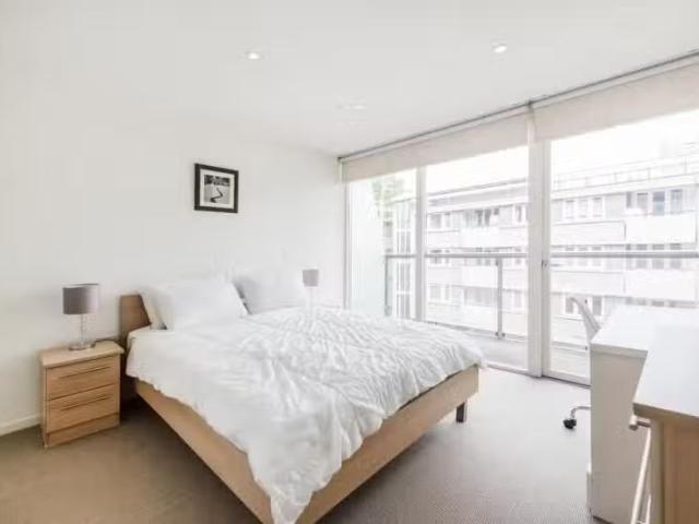 Cheap 2 BA 2 bedroom apartment for rent in Central Street, EC1V