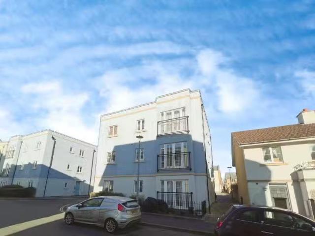 Nice 2 BA 2 bedroom apartment for rent in Eastcliff Portishe.