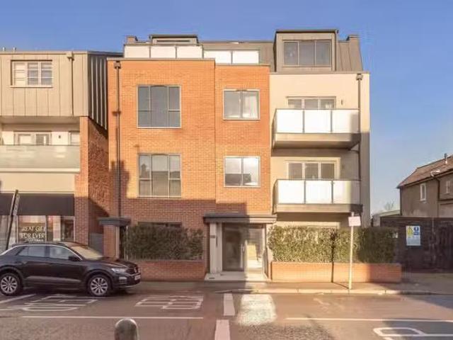 Charming 2 BA 2 bedroom apartment for rent in Hatfield Road, S.