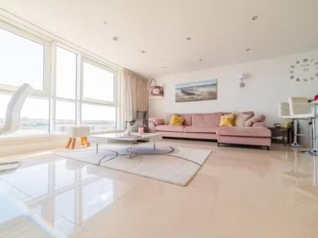 Deal! 2 BA 2 bedroom apartment for rent in Lady Isle House Fer.