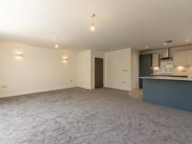 New 2 BA 2 bedroom apartment for rent in 14 Golf Links Road, F.