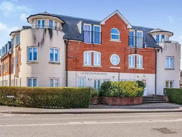 Charming 2 BA 2 bedroom Flat to rent, Beckingham Metro Station.