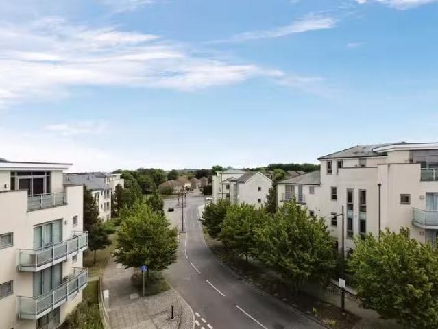 Rental! 2 BA 2 bedroom Flat to rent, Springhead Parkway, North.