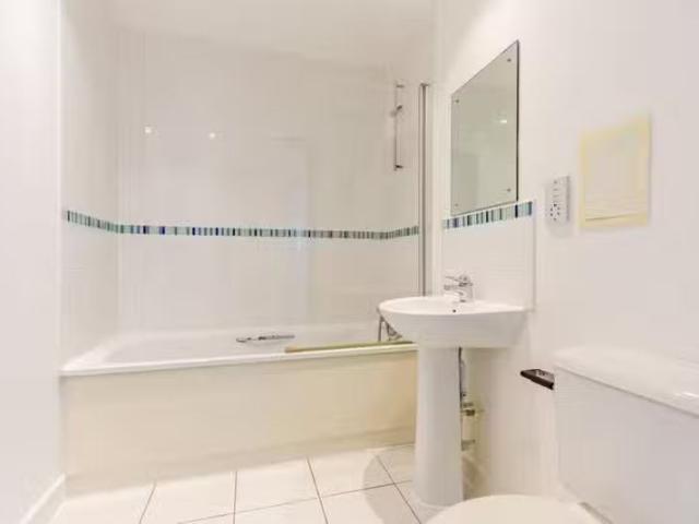 Rental! 2 BA 2 bedroom flat for rent in Taylor Place, E3, Bow.
