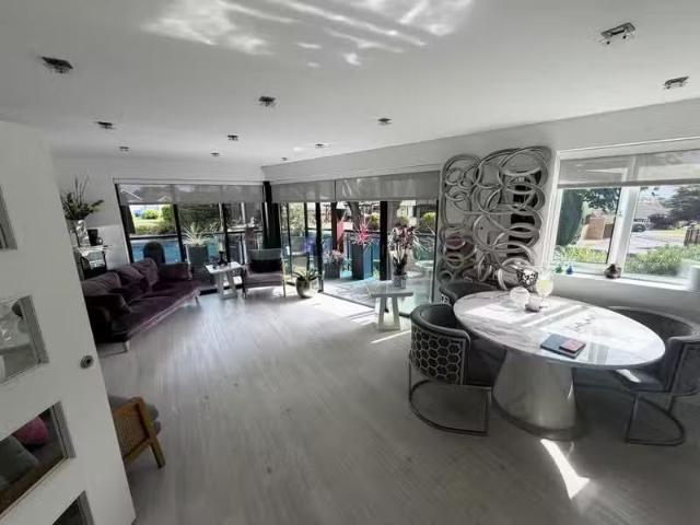 New 2 BA 2 bedroom flat for rent in The Heights, Warren Edge R.