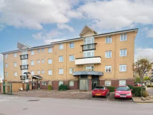 New 2 BA 2 bedroom flat for rent in Adventurers Quay, Cardiff.