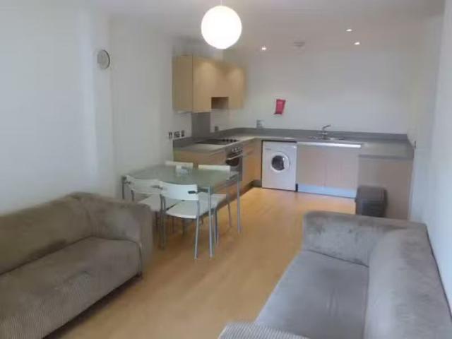 For Rent! 2 BA 2 bedroom flat for rent in Apt 10 Dain Court, B.