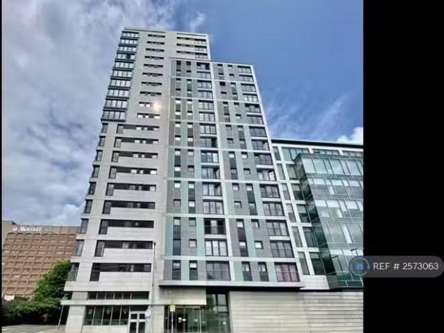 Unique 2 BA 2 bedroom flat for rent in Argyle Street, Glasgow.