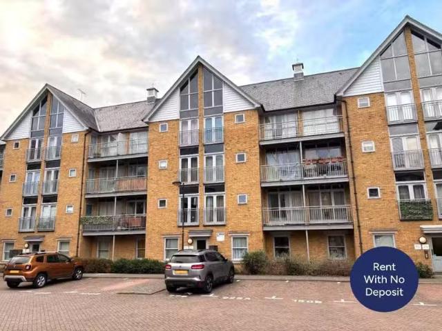 Nice 2 BA 2 bedroom flat for rent in Bingley Court, Canterbury.