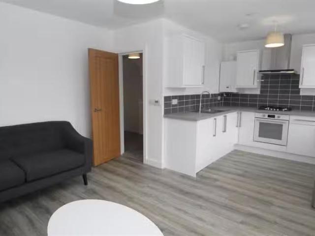 Rental! 2 BA 2 bedroom flat for rent in Caerphilly Road, Birch.