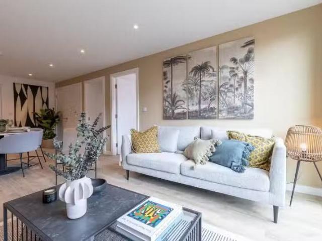 Nice 2 BA 2 bedroom flat for rent in Flat 330, Hairpin House.