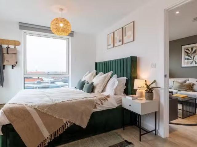 Cheap 2 BA 2 bedroom flat for rent in Flat 704, Hairpin House.