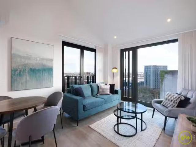 Unique 2 BA 2 bedroom flat for rent in Glasswater Locks, 1 Pit.