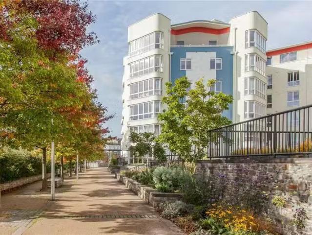 New 2 BA 2 bedroom flat for rent in Harbourside, The Crescent.