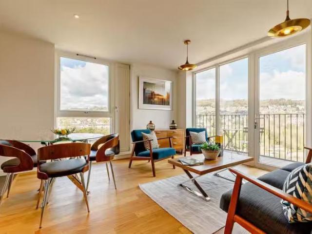 Deal! 2 BA 2 bedroom flat for rent in Matlock Spa Road, Matloc.