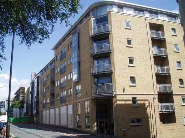 New 2 BA 2 bedroom flat for rent in Montague Street, Hamilton.