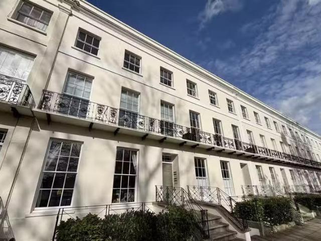 Nice 2 BA 2 bedroom flat for rent in Montpellier Spa Road, Che.