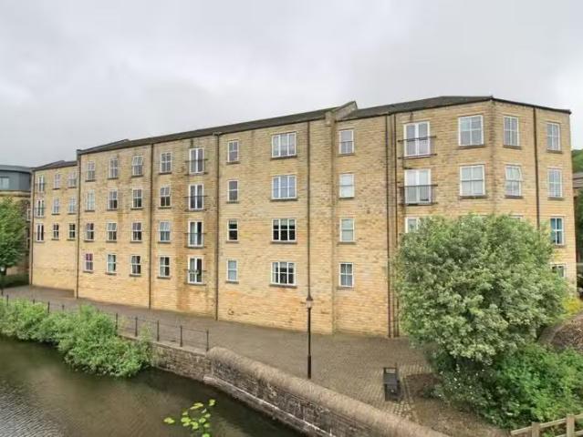 New 2 BA 2 bedroom flat for rent in Navigation Quay, Britannia.