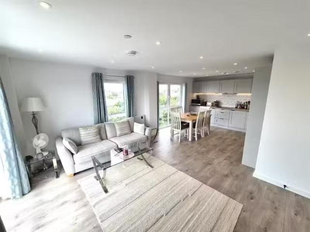 Just in! 2 BA 2 bedroom flat for rent in Park Road, Poole, BH15