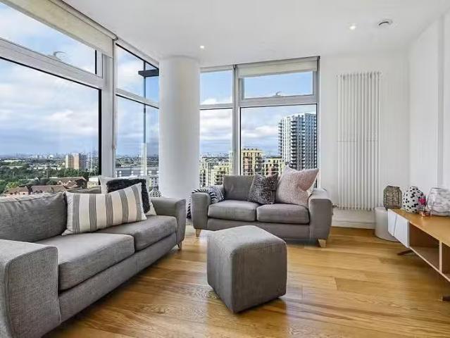 Just in! 2 BA 2 bedroom flat for rent in Pioneer Point, Ilford.