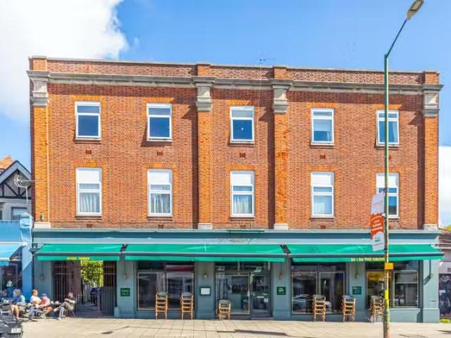 New 2 BA 2 bedroom flat for rent in Southbourne Grove, Bournem.