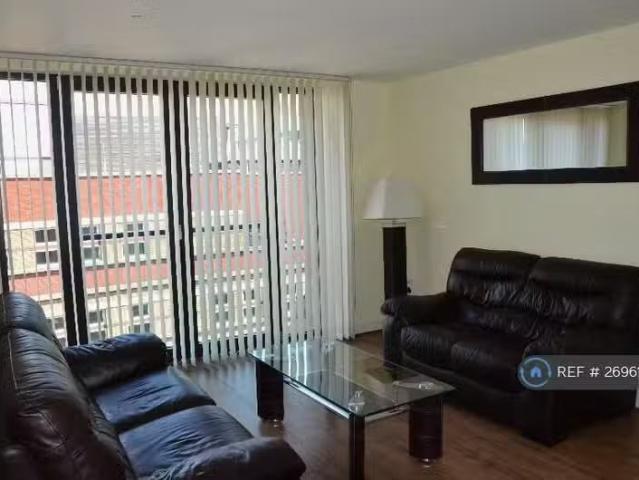 Charming 2 BA 2 bedroom flat for rent in Southside Apartments.