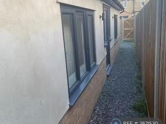New 2 BA 2 bedroom flat for rent in Suez Road, Cambridge, CB1