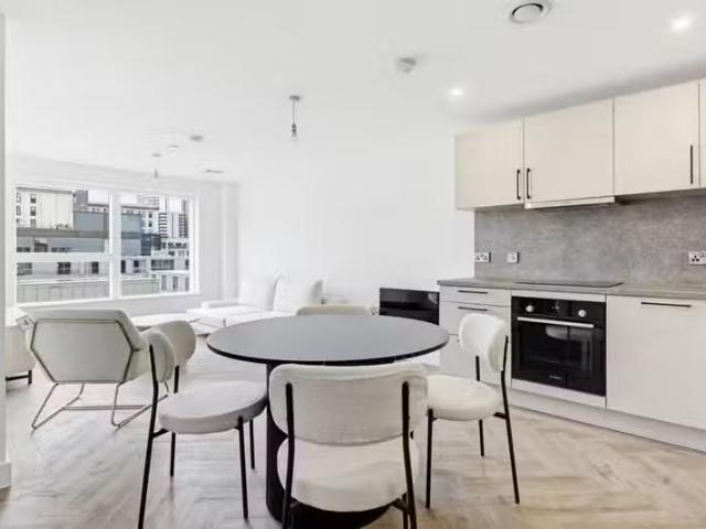 Unique 2 BA 2 bedroom house for rent in Chapmans Yard, Upper G.