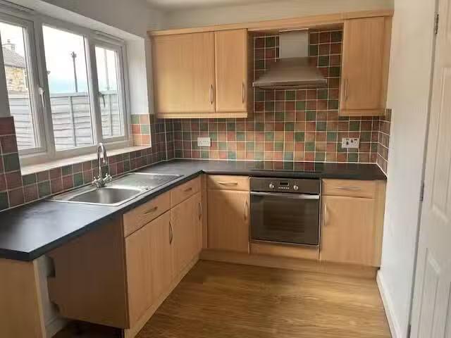 Just in! 2 BA 2 bedroom house for rent in Shawbrook Close, Hap.