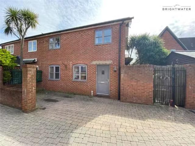 Unique 2 BA 2 bedroom semi detached house for rent in The Geor.