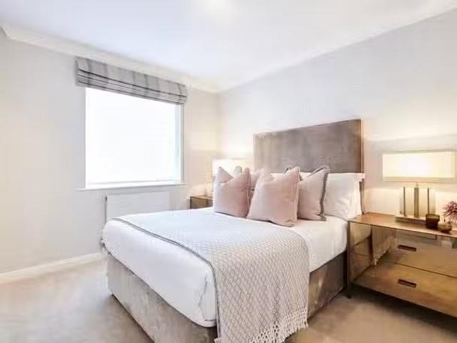 Rental! 2 BA 2 bedroom property to let in Fulham Road, London.