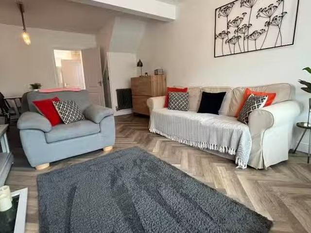 New 2 BA 2 bedroom terraced house for rent in Shottery Road, S.
