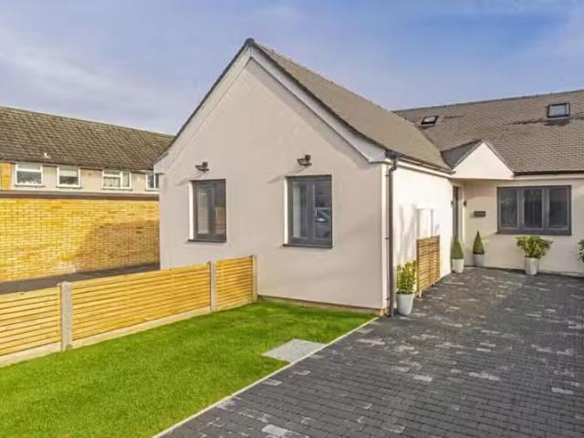 New 2 BA 3 bedroom bungalow for rent in Hazel Way, Fetcham, KT22